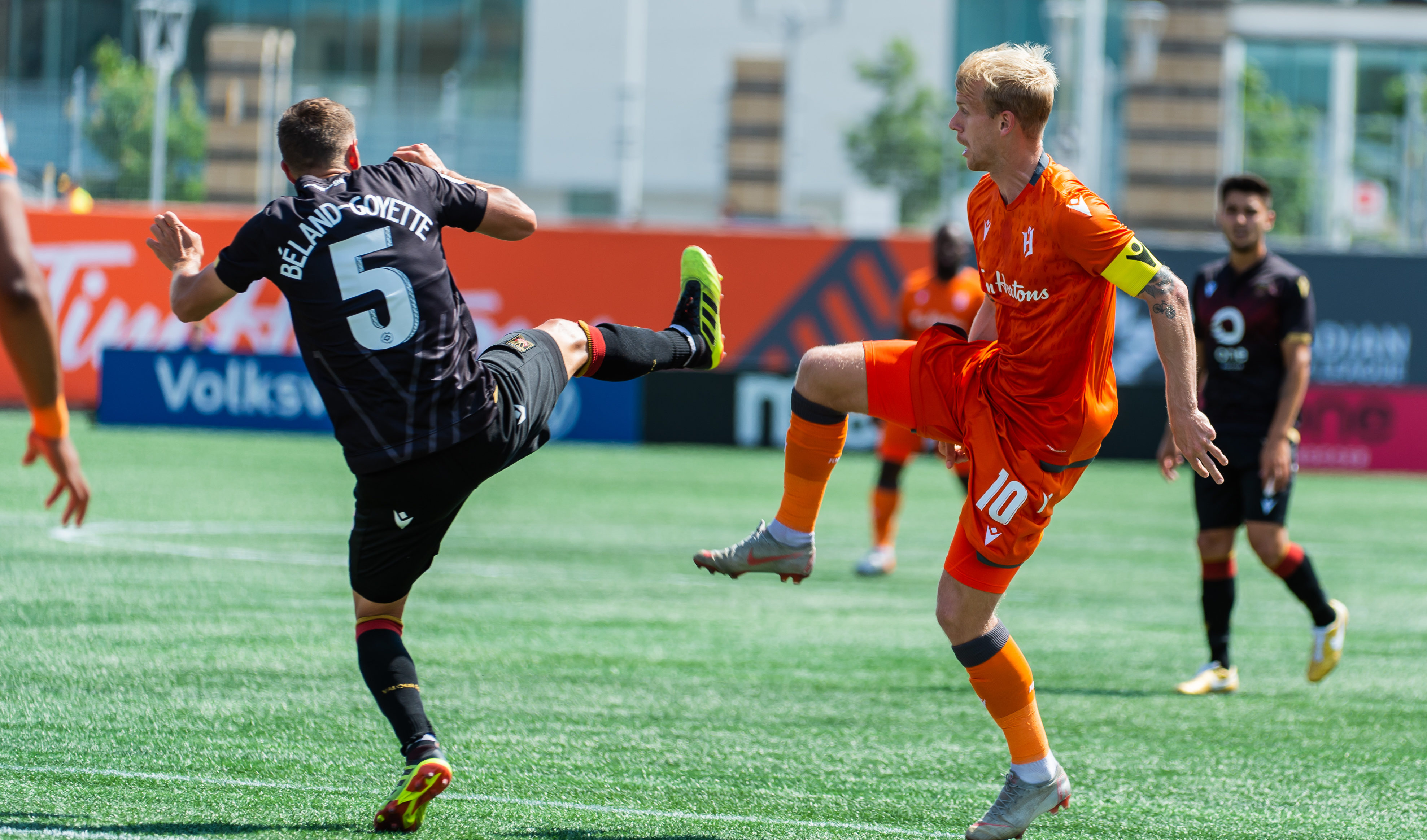 Gale praises Valour’s mentality, dismisses ‘rubbish’ crisis talk ...