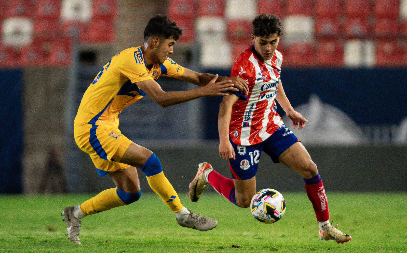 Atlético Ottawa add young Mexican midfielder David Rodríguez on loan ...